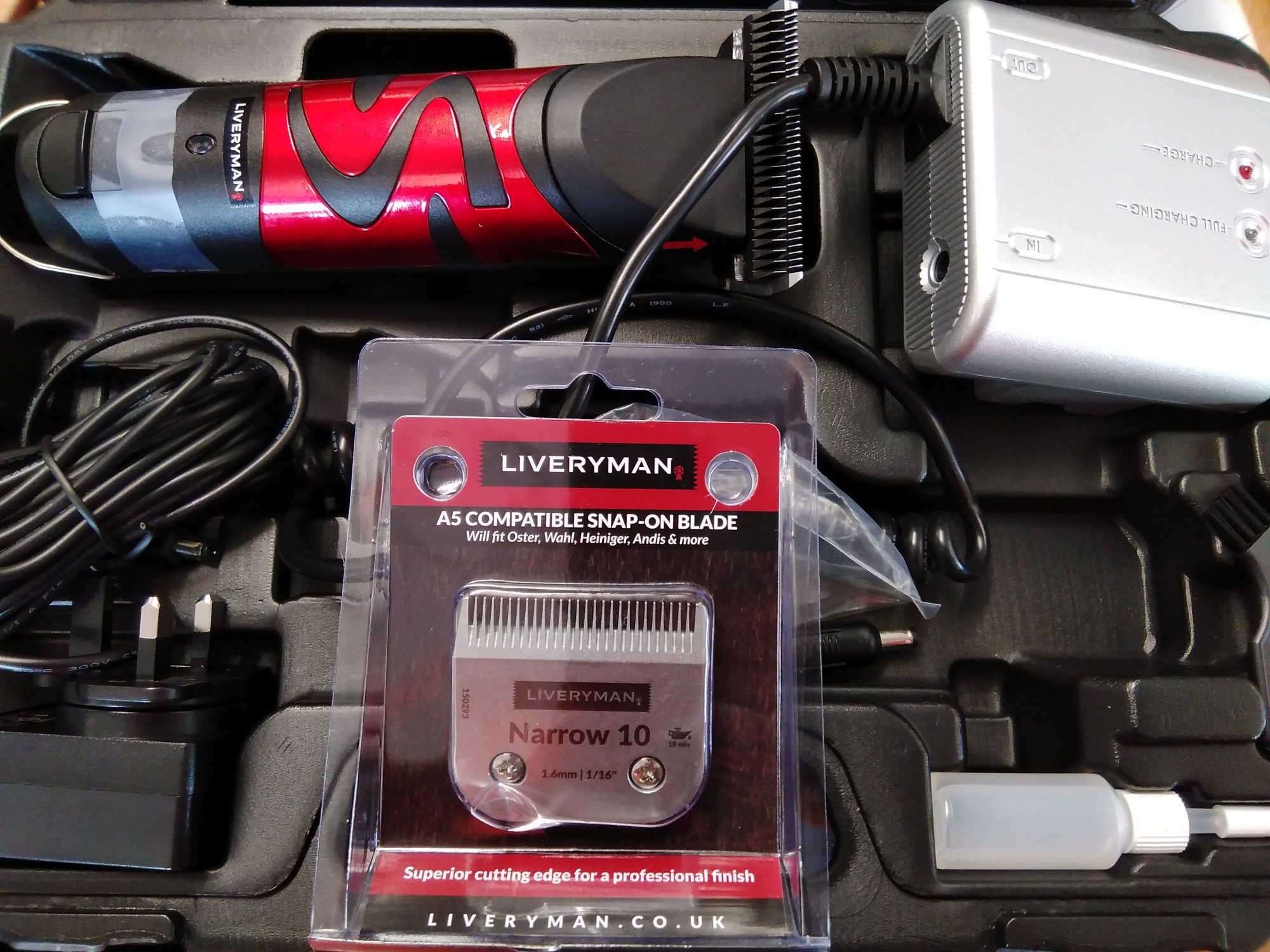 Liveryman Harmony Plus Including 2 Blades + Battery Pack - Robinsons ...